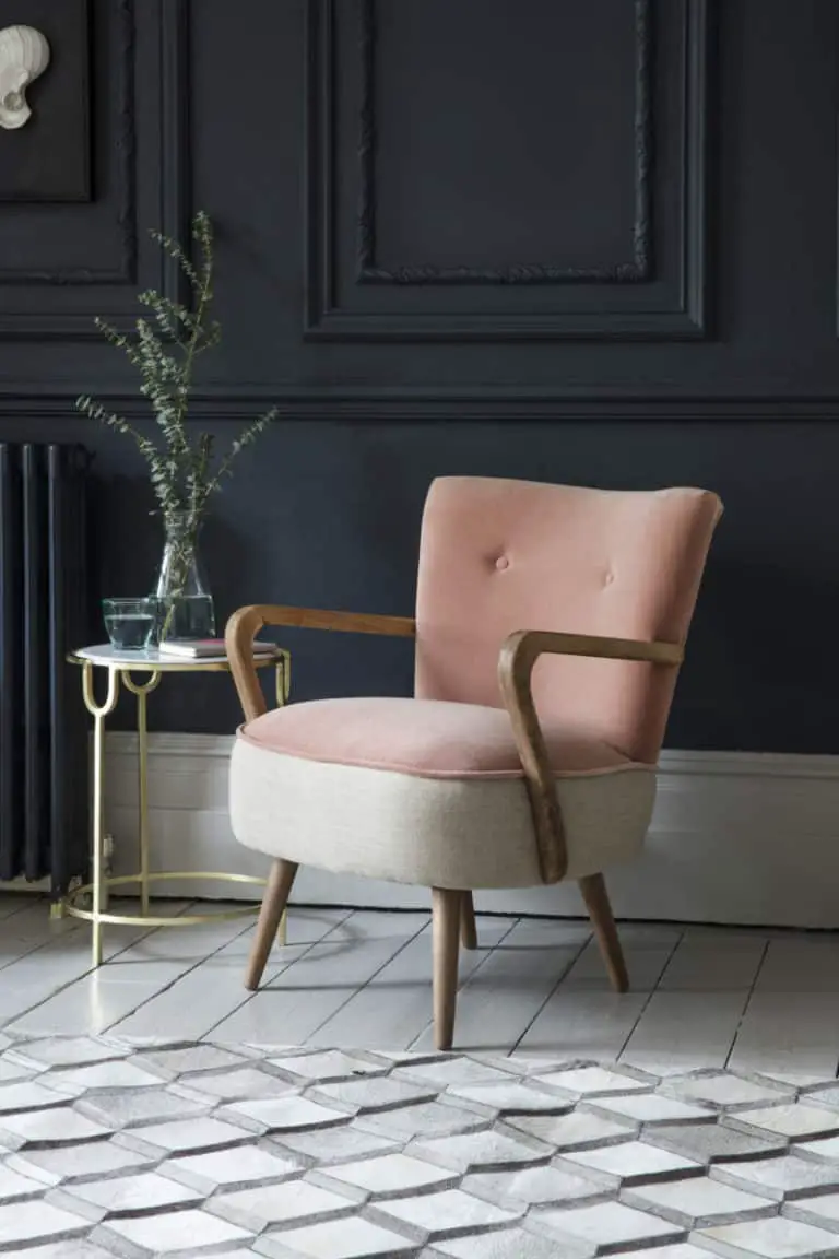 The 7 Best Colors That Go With Champagne (+ All Shades of Champagne)