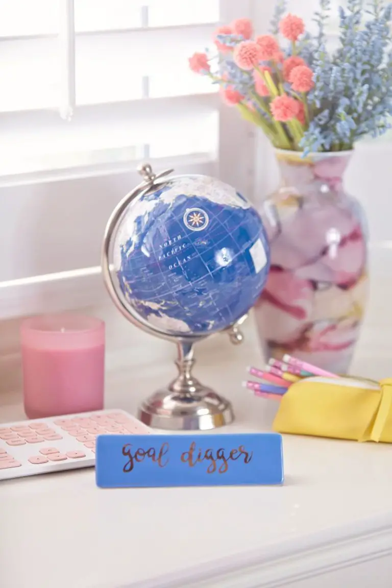 25 Fabulous Colors That Go With Periwinkle To Create A Mood