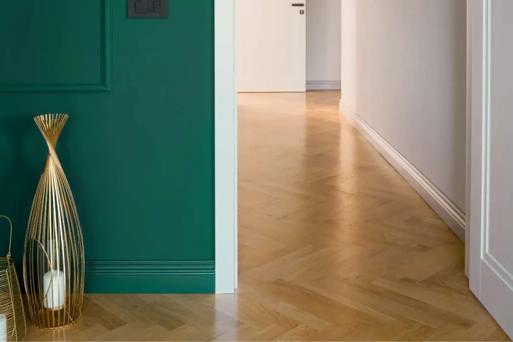 Exploring the Perfect Color Combinations for Emerald Green | NYLon Living